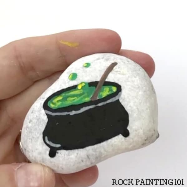 How to paint a cauldron for amazing Halloween rocks - Rock Painting 101