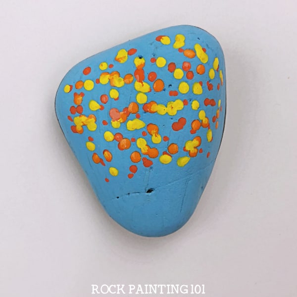 How to use dot painting to make beautiful fall trees - Rock Painting 101