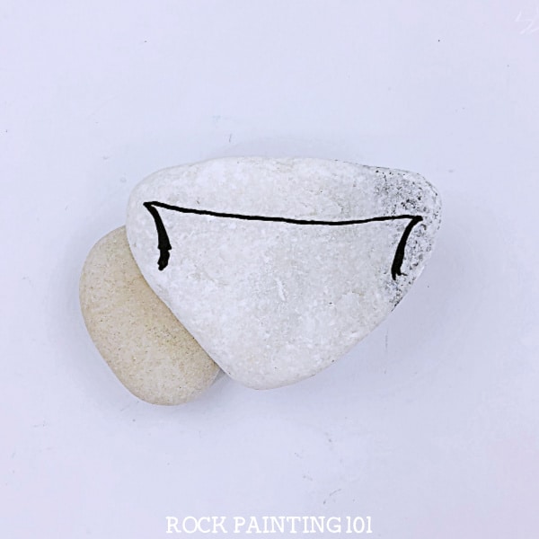 How to paint a bat for amazing Halloween rocks - Rock Painting 101