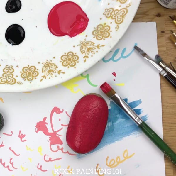 How to paint plaid patterns to make a fun rock - Rock Painting 101