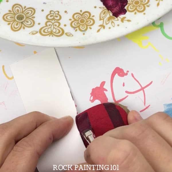 How to paint plaid patterns to make a fun rock - Rock Painting 101