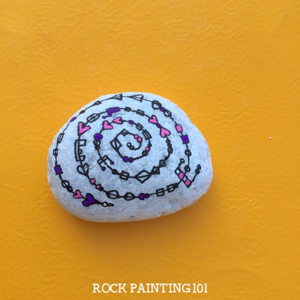 How To Draw A Spiral Zendangle Pattern On A Rock Rock Painting 101