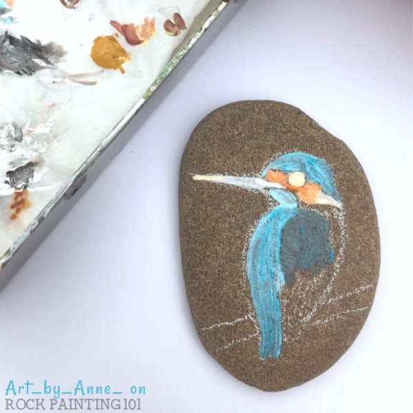 How to paint feathers to make a realistic bird - Rock Painting 101