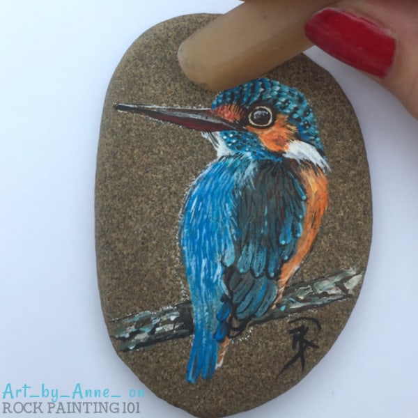 How to paint feathers to make a realistic bird - Rock Painting 101