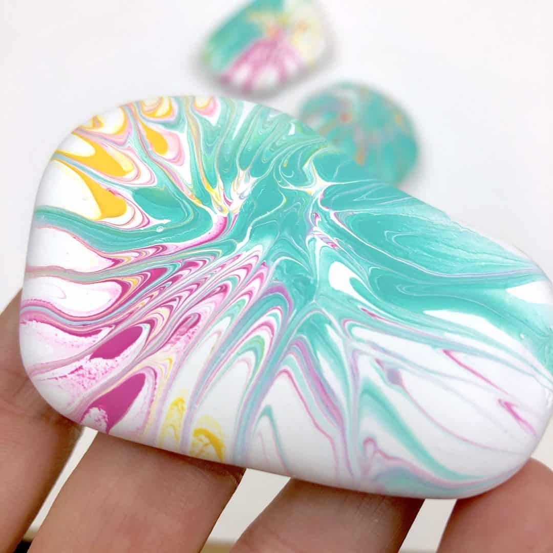 How to master paint pulling on rocks - Rock Painting 101