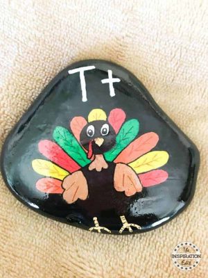 18 easy turkey painted rocks to create this Thanksgiving